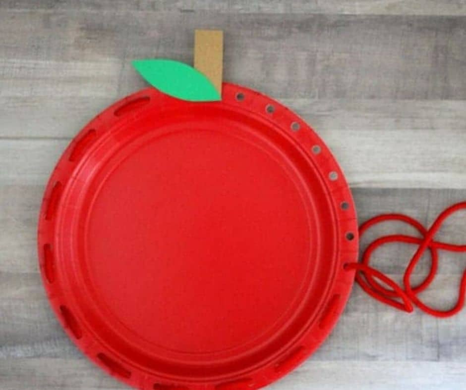 7 Crafts for the Non-Crafty Mom Who Wants To Play With Her Kids (3)